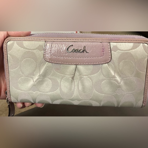 Coach | Bags | Coach Signature C Jacquard Tan Lavender Zippy Wallet ...